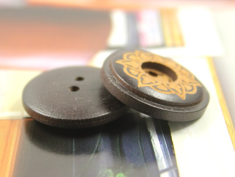 Brown Wooden Buttons - Japanese Style Mandala Wreath Pattern Brown Wood ...