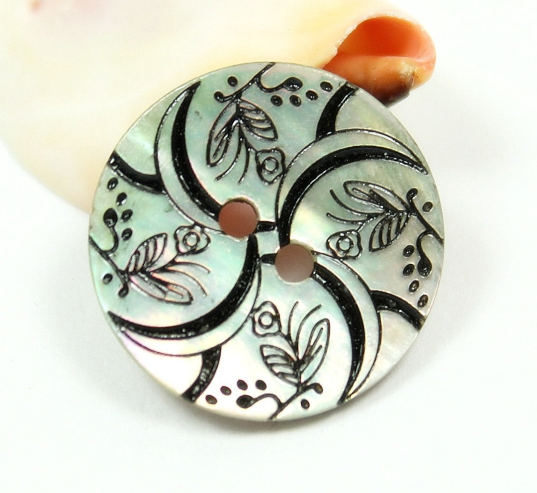 Shell Buttons - Rich Luster Flower Mandala Pattern Shell Buttons, 0.79 ...