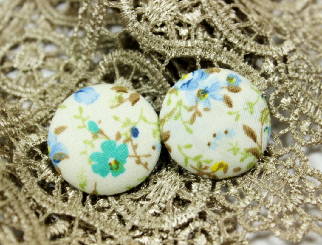 Fabric Buttons - Fresh Small Blue Flowers White Fabric Buttons,1 Inch ...