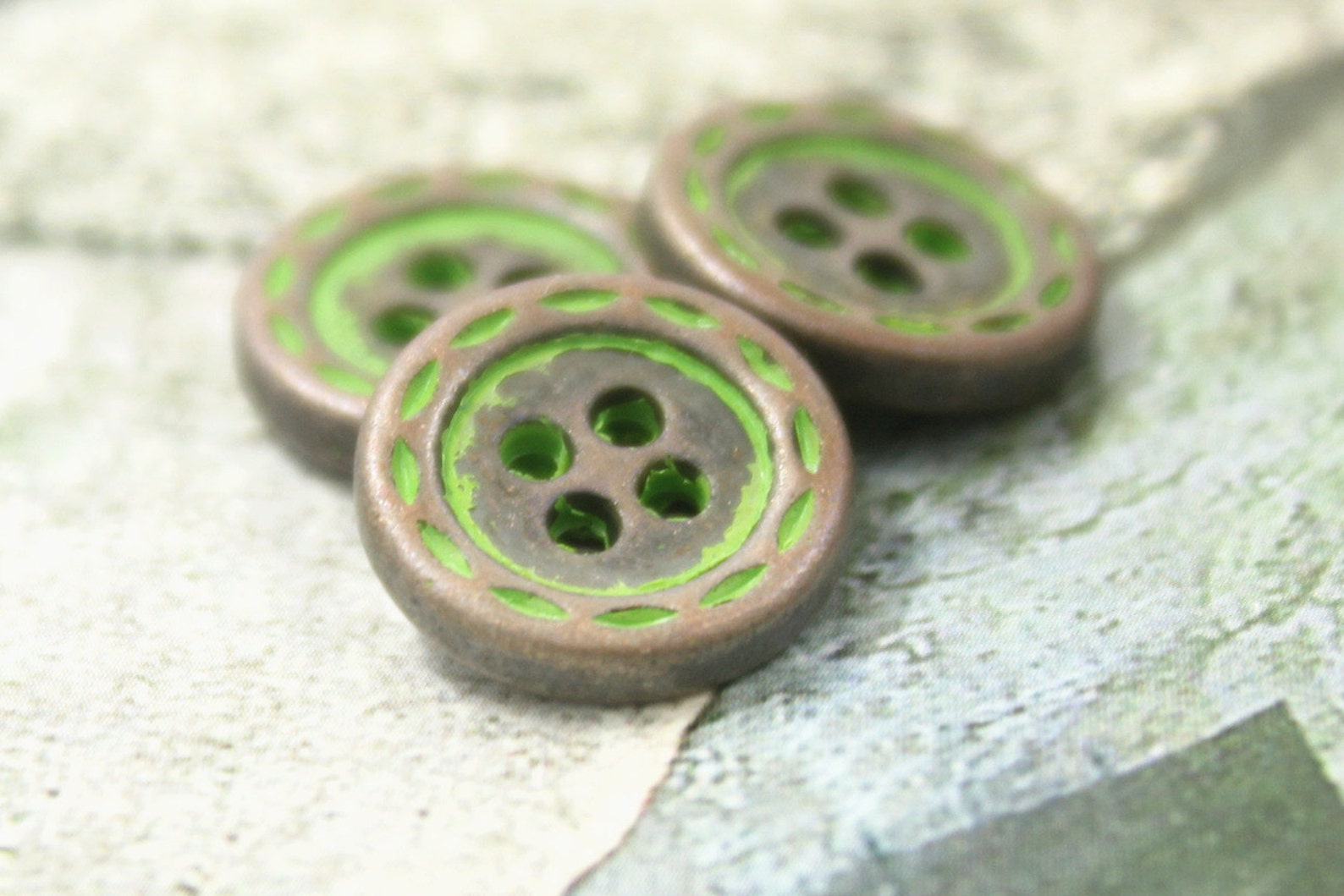 Metal Buttons - Dotted Line Edge Metal Buttons , Copper With Retro ...