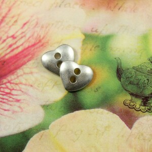 Metal Buttons - Plump Heart Metal Buttons , Silver Color , 2 Holes , 0. ...