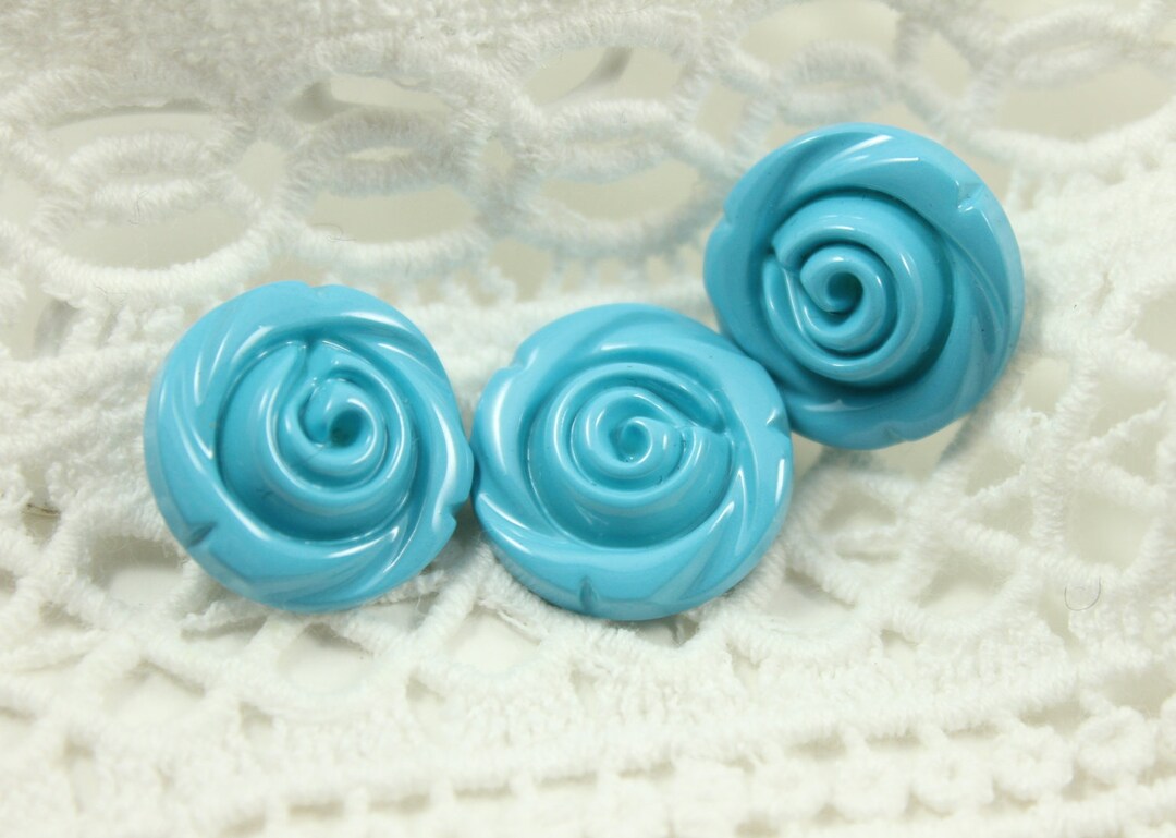 Flower Plastic Buttons - Blue Flower in Full Bloom Plastic Buttons. 10 ...