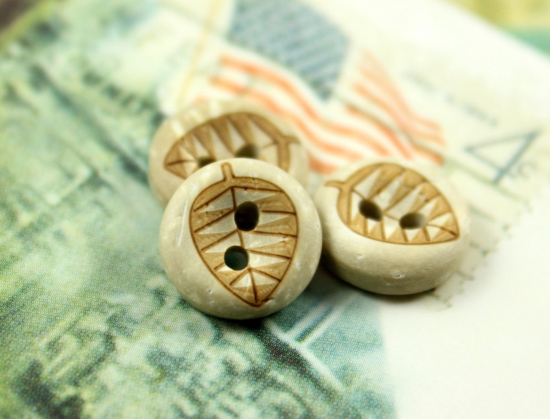 Wooden Buttons Set 10 Broad Leaf Pattern Small Wooden - Etsy