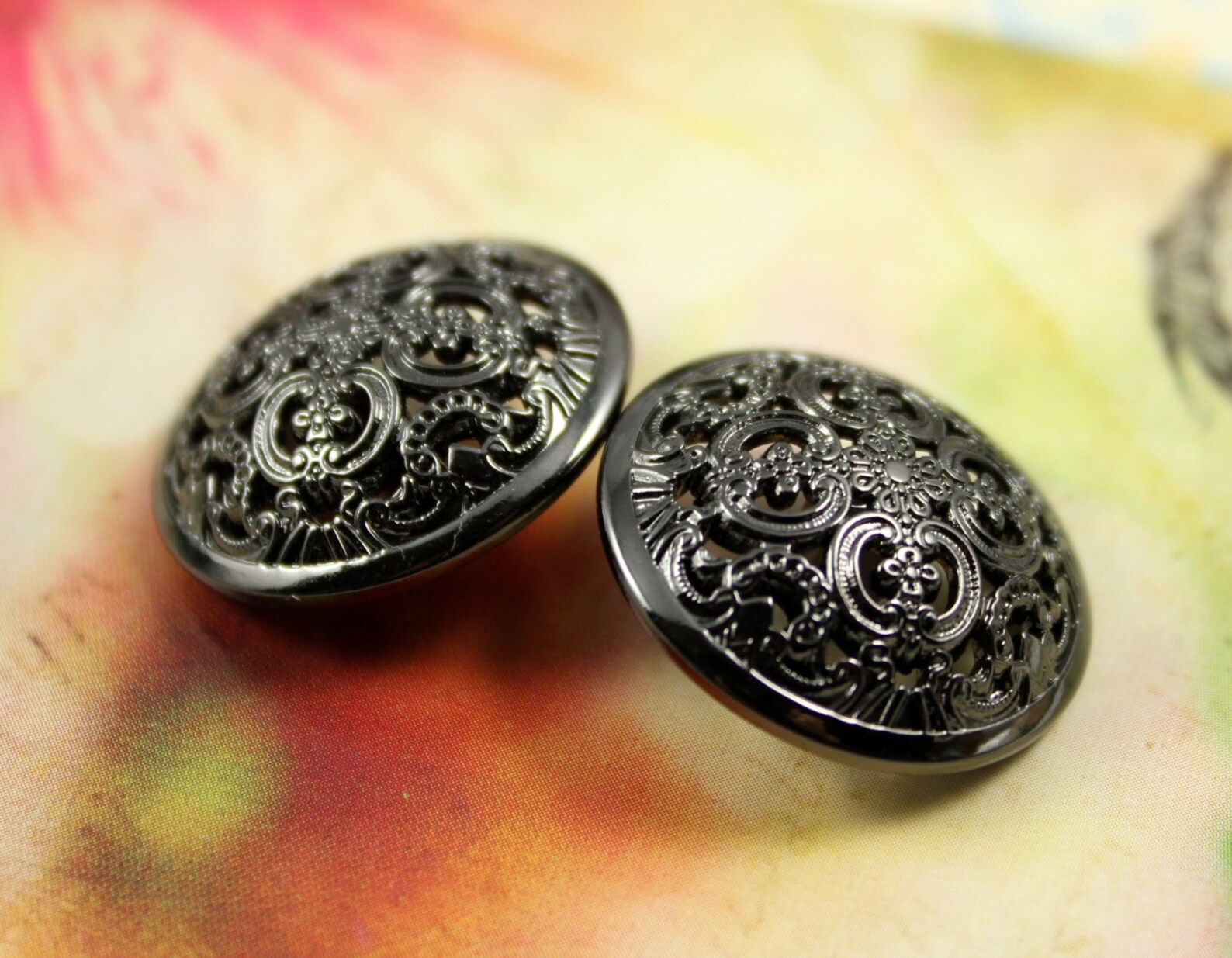 Metal Buttons - Flowery Engraving Metal Buttons , Shiny Gunmetal Color ...