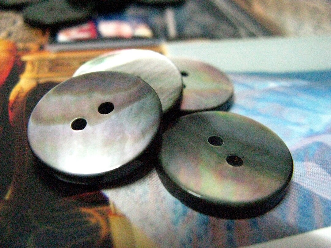 10 Pieces of Rich Luster Thick Shell Buttons, Beautiful Reflective ...