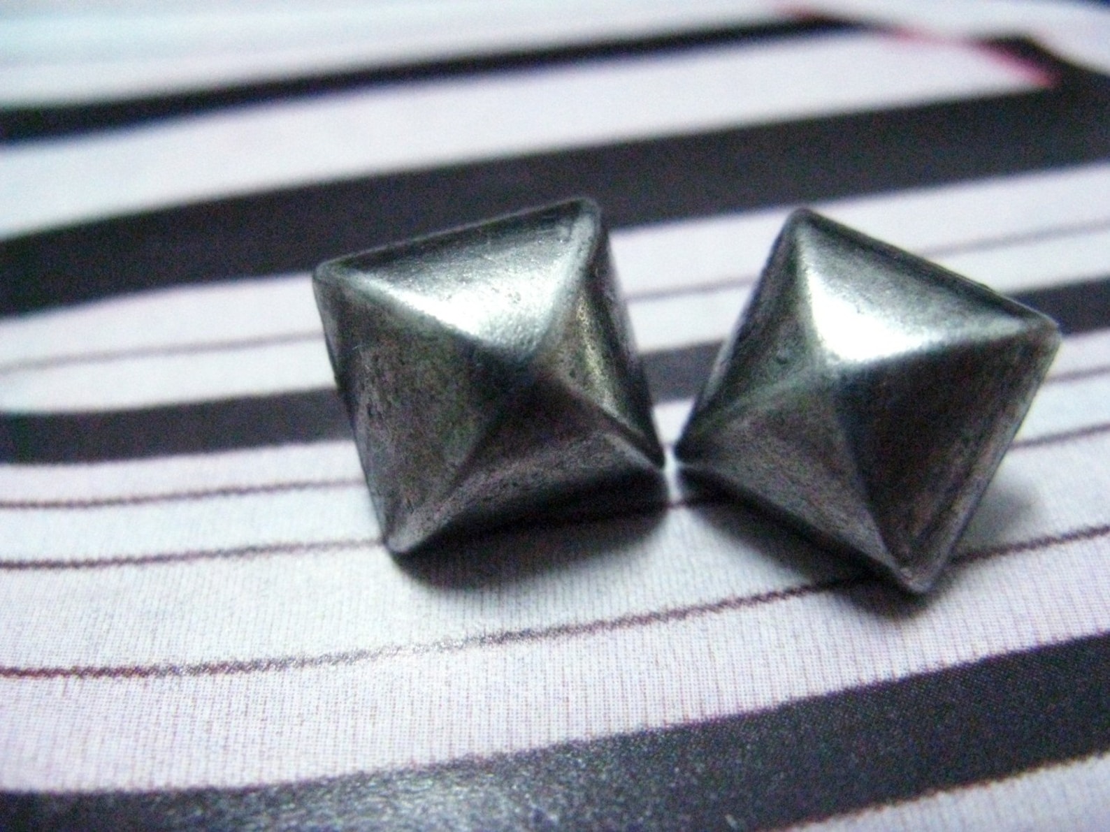 Metal Buttons - Square Cone Metal Buttons , Gray Silver Color , Shank ...