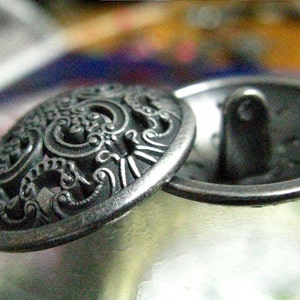 Metal Buttons - Flowery Engraving Metal Buttons , Gray Silver Color ...