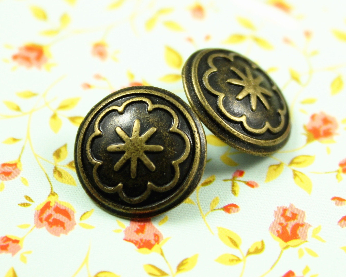 Metal Buttons - Flower Bloom Metal Buttons , Antique Brass Color ...