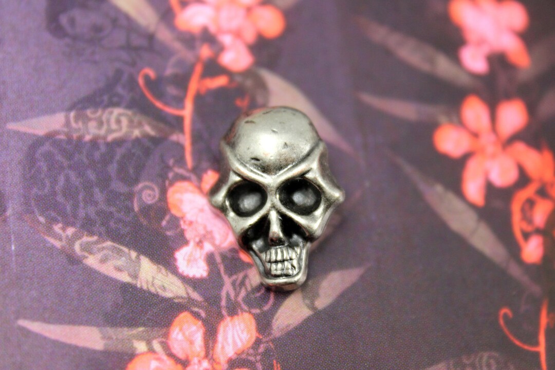 Metal Buttons - Funky Skull Metal Buttons , Gray Silver Color , Shank ...