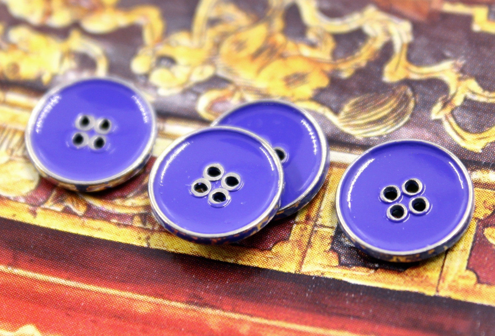 Metal Buttons - Purple Blue Metal Buttons , Silver Color , 4 Holes , 0. ...