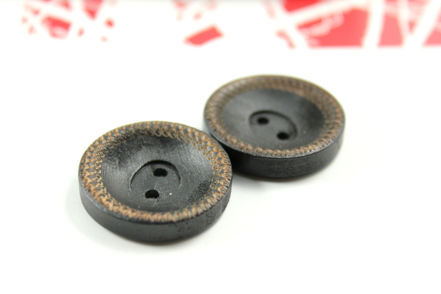 Wooden Buttons - Beautiful Intertwined Pattern Edge Recessed Center ...