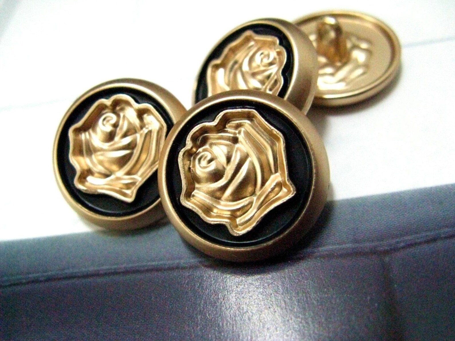 Metal Buttons - Gold Rose Intaglio Metal Buttons , Shank , 0.71 Inch ...