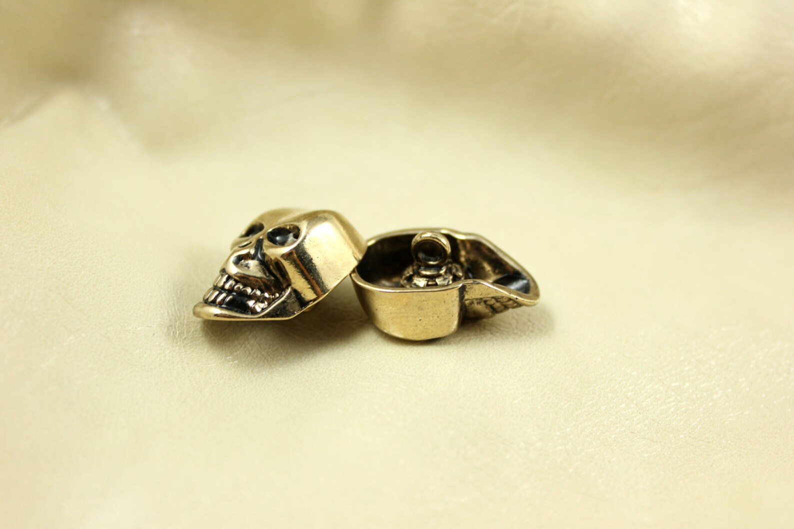 Metal Buttons - Skull Metal Buttons , Antiqued Gold Color , Shank , 1 ...