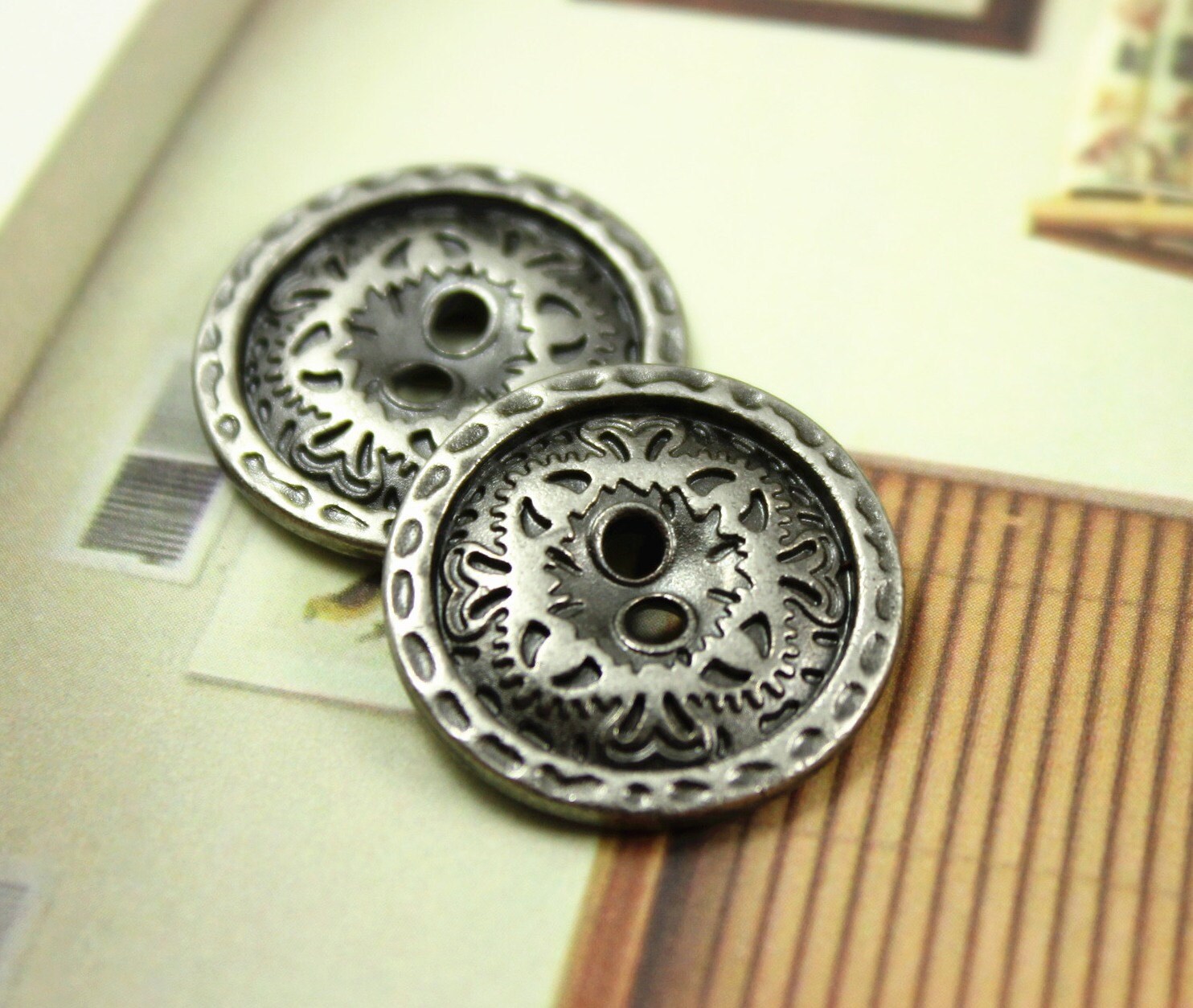 Metal Buttons - Flower Engraving Metal Buttons , Gray Silver Color , 2 ...