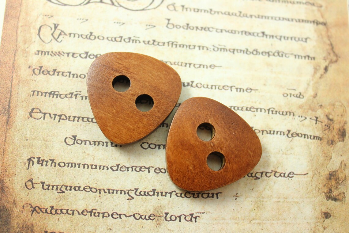 Wooden Buttons - Round Triangle Design Light Brown Big Holes Wooden ...