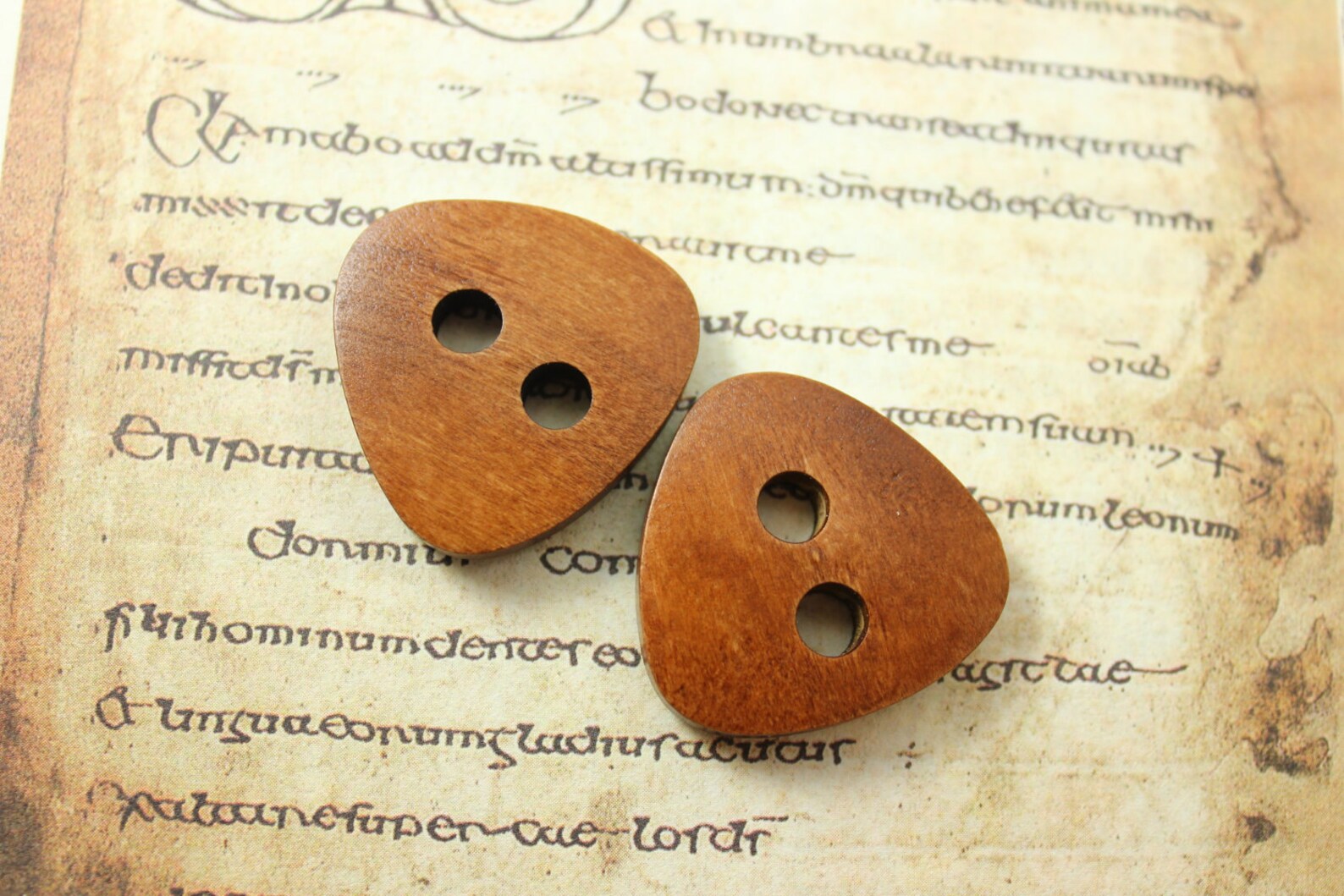 Wooden Buttons - Round Triangle Design Light Brown Big Holes Wooden ...