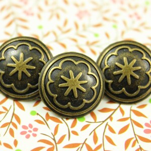 Metal Buttons - Flower Bloom Metal Buttons , Antique Brass Color ...