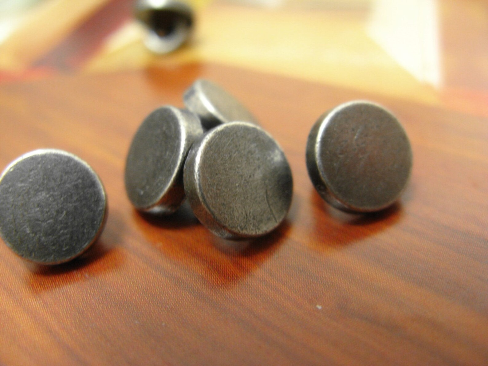 Metal Buttons - Gray Silver Round Metal Buttons , Shank , 0.30 Inch ...