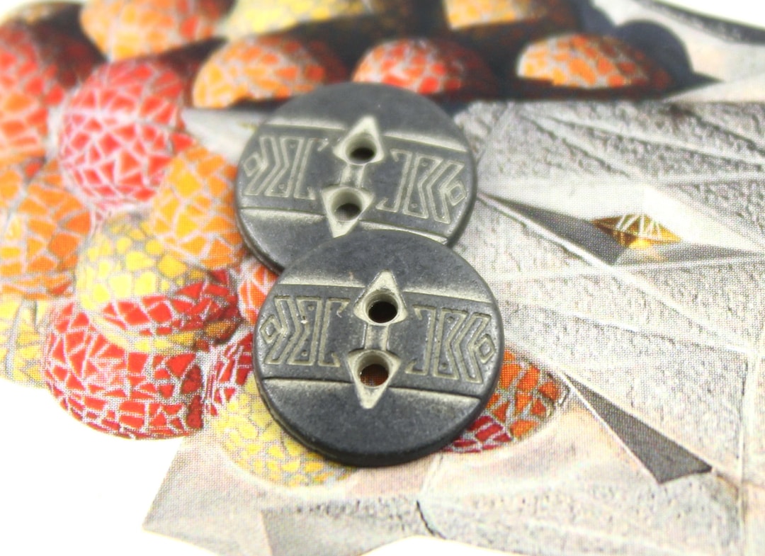 Metal Buttons - Strip Totem Metal Buttons , Gunmetal White Color , 2 ...