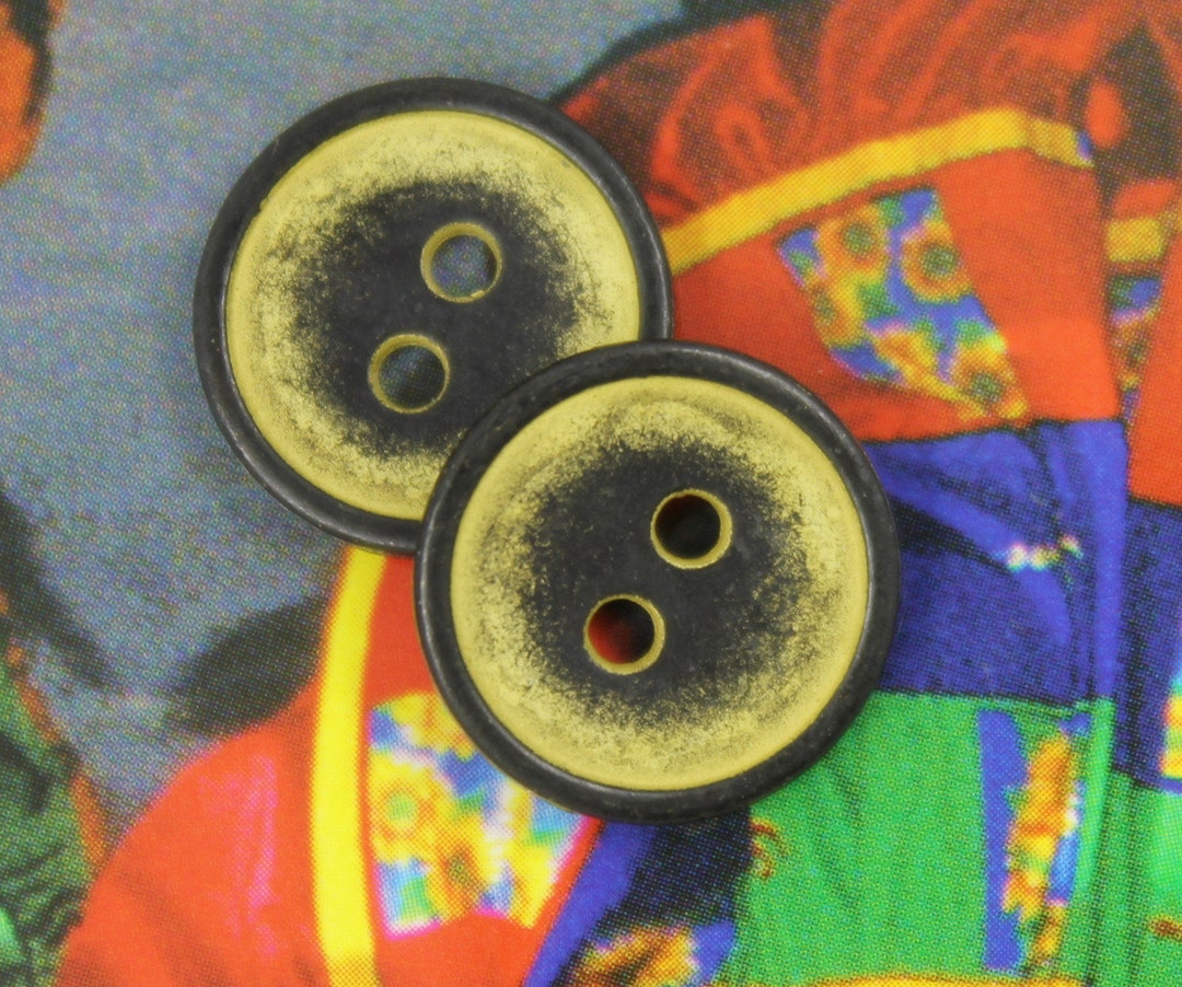 Metal Buttons - Gunmetal Yellow Metal Buttons , Concave , 4 Holes , 0. ...
