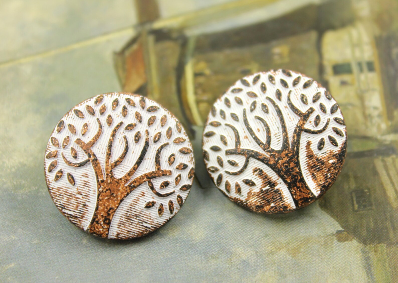 Metal Buttons - White Rust Carving Big Tree Pattern Shank Buttons. 1 ...