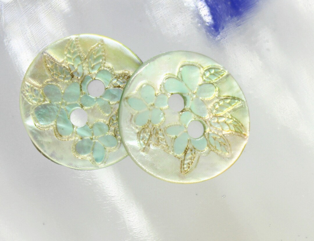 Shell Buttons - Rich Luster Light Blue Flower Shell Buttons, 0.59 Inch ...