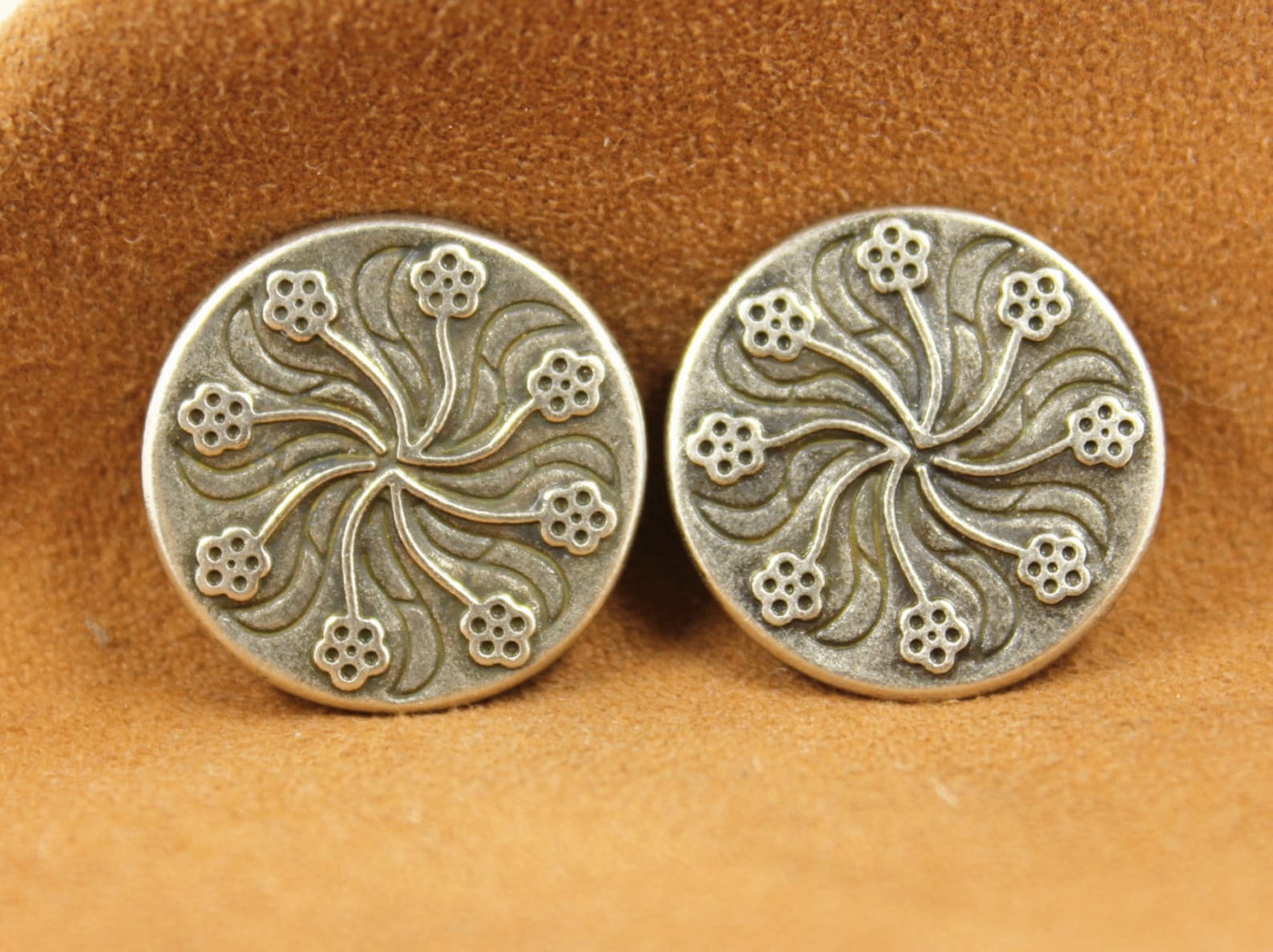 Metal Buttons - Flower Flourish Metal Buttons , Antique Silver Color ...