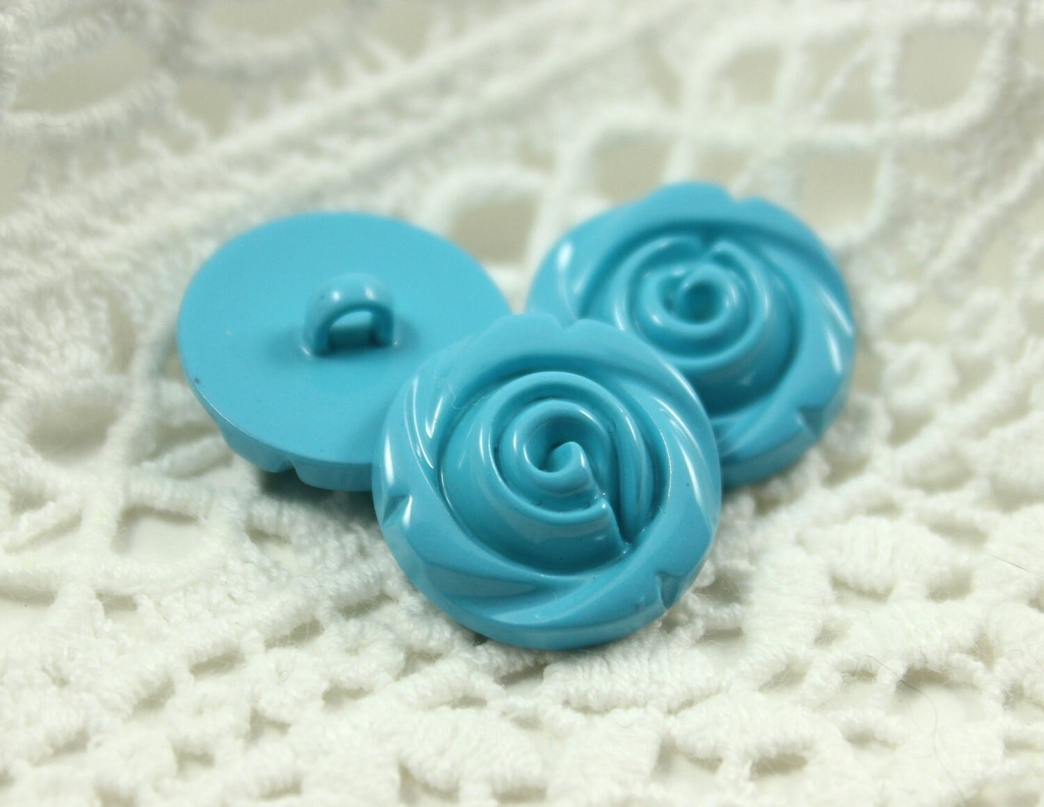 Flower Plastic Buttons - Blue Flower in Full Bloom Plastic Buttons. 10 ...