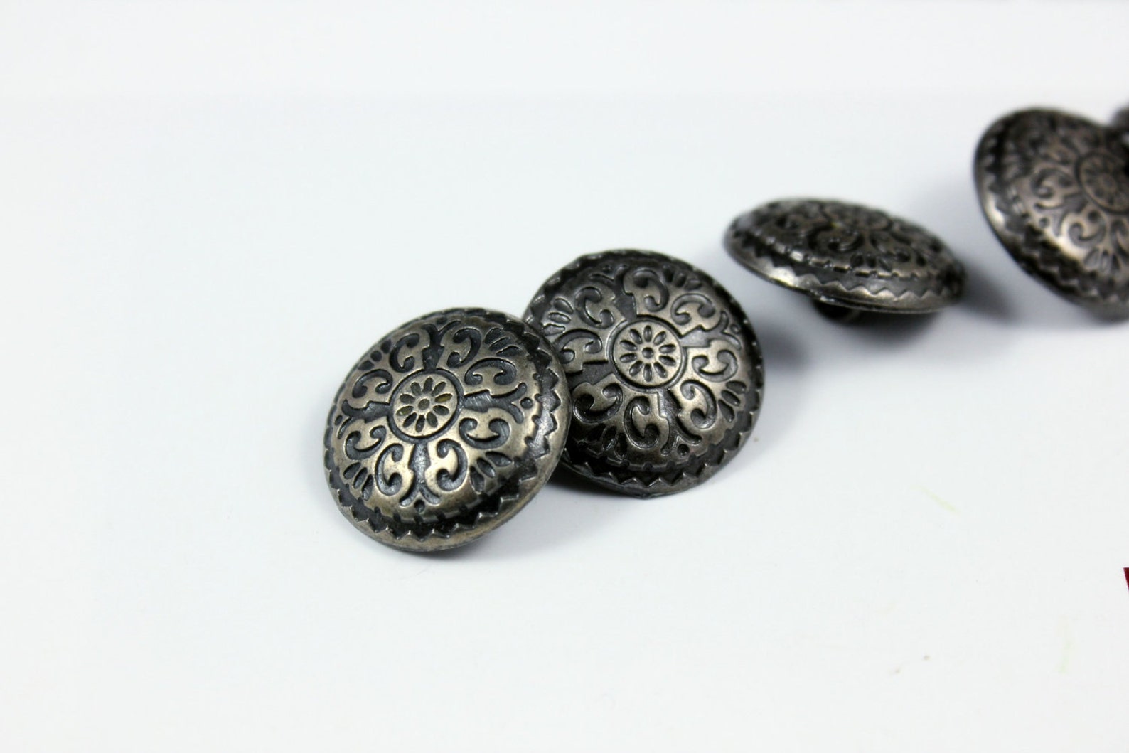 Metal Buttons - Carpet Pattern Metal Buttons , Gray Silver Color ...