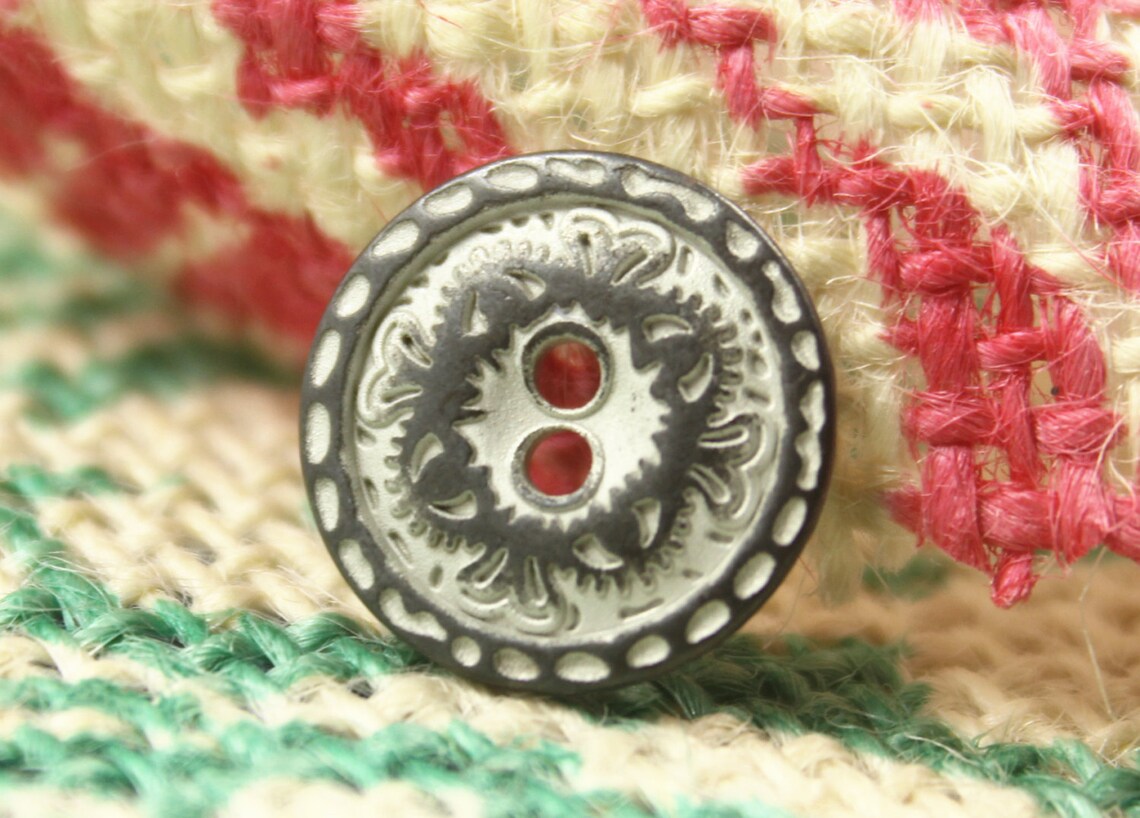 Metal Buttons - Flower Engraving Metal Buttons , Gunmetal White Color ...