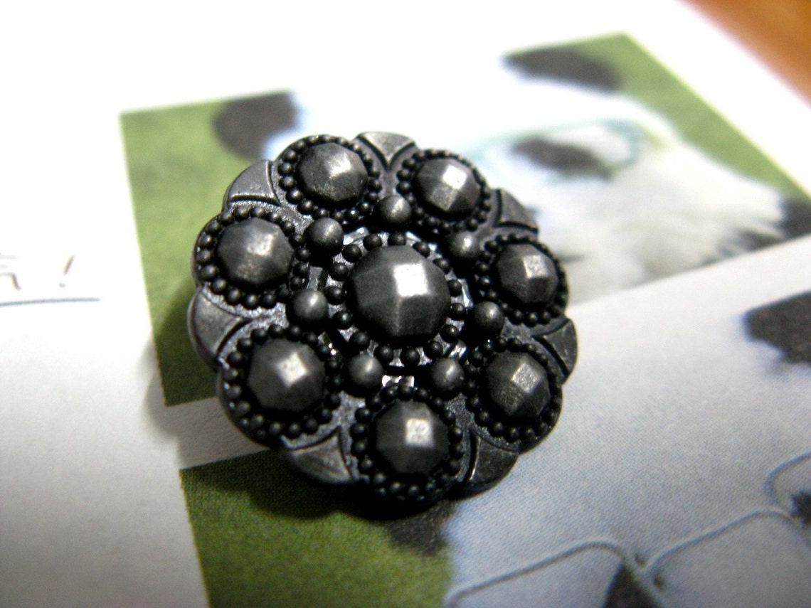 Metal Buttons - Beads Flower Metal Buttons , Black Gunmetal Color ...