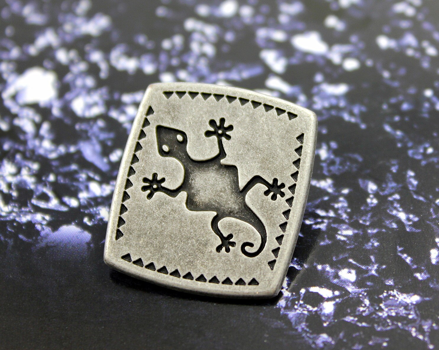 Metal Buttons - Gecko Rectangle Antique Silver Metal Shank Buttons - 0. ...
