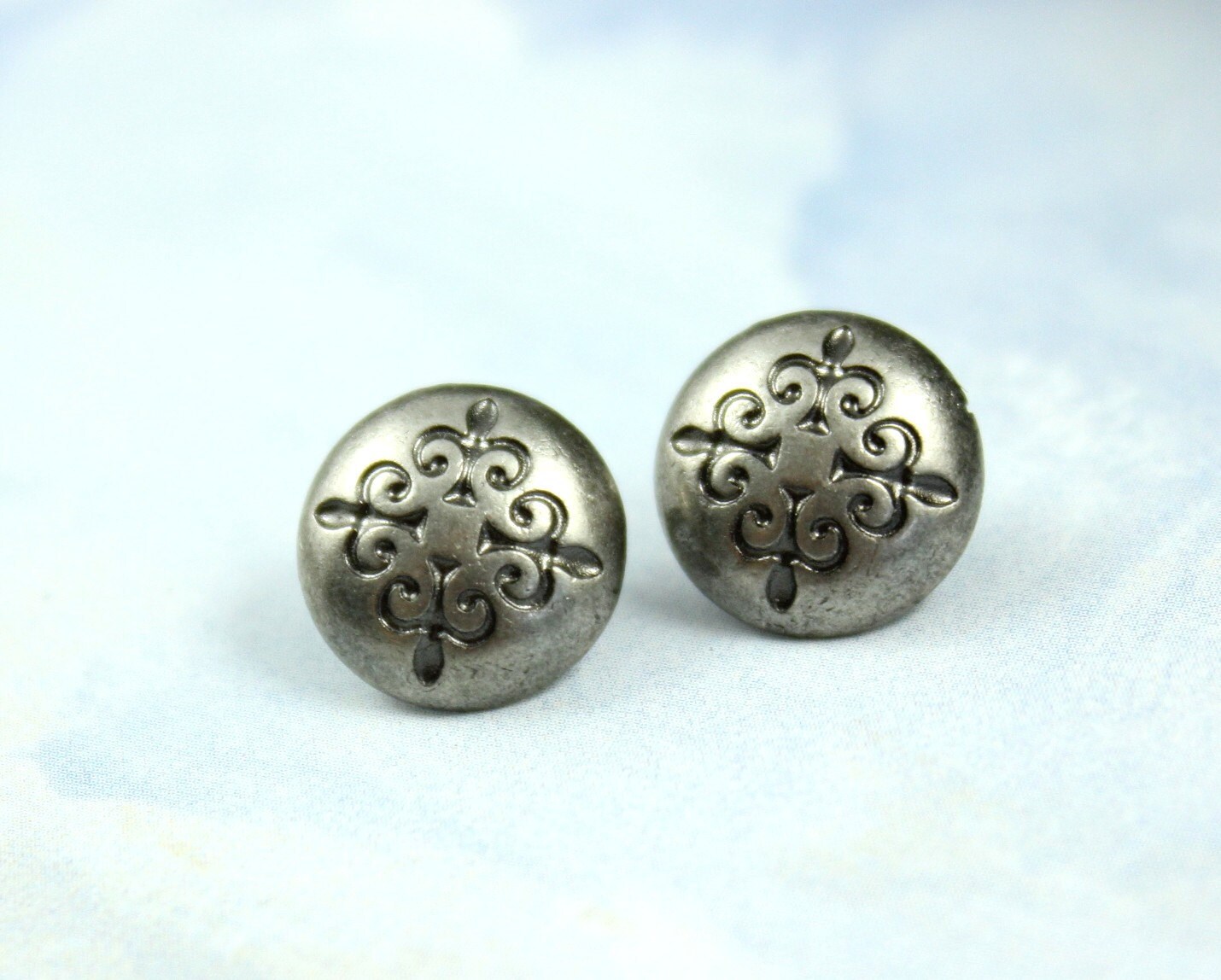 Metal Buttons - Trefoil Cross Metal Buttons , Gray Silver Color , Domed ...