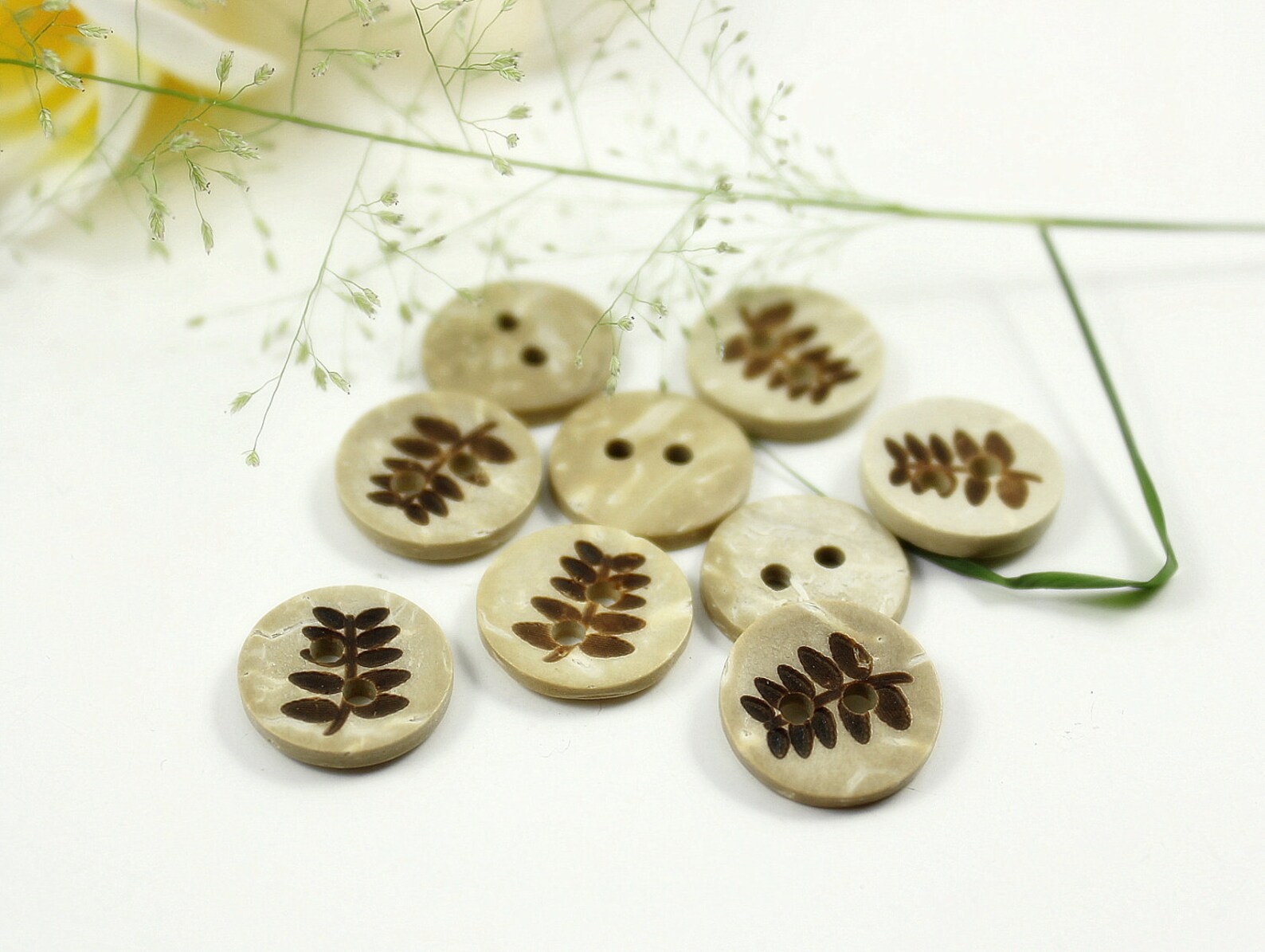 Wooden Buttons - Set 10 Fern Leaf Pattern Small Wooden Buttons. 0.51 ...