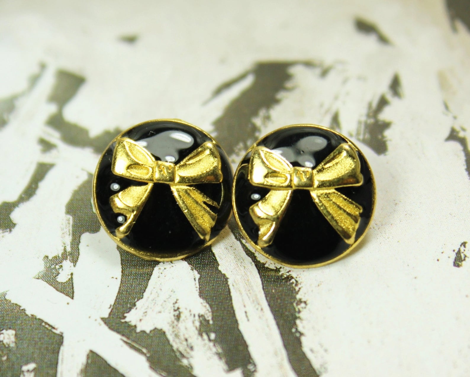 Metal Buttons - Golden Ribbon Bow Metal Buttons , Black Enamel Color ...