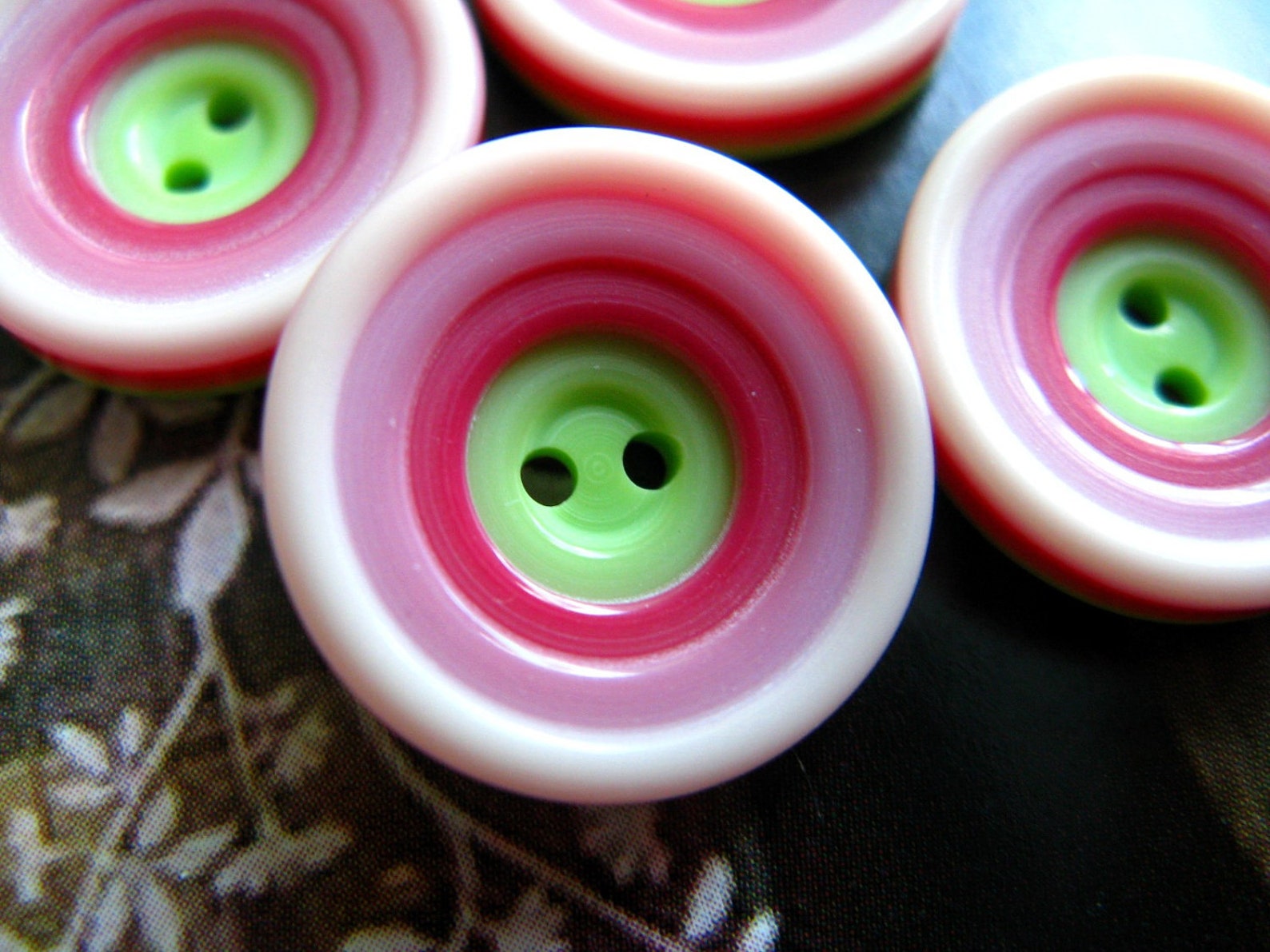 Pink Fringe Recessed Center Candy Plastic Buttons. 0.63 Inch, 10 Pcs - Etsy
