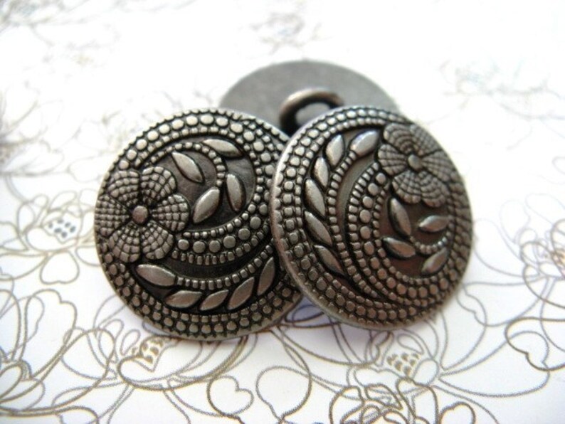 Wholesale - Flower Metal Buttons - Set 50 Thin Gunmetal Carved Floret ...