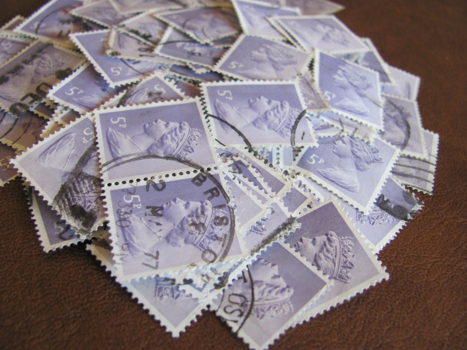 Lilac Ladies 50 Vintage Great Britain Postage Stamps Queen Elizabeth UK ...
