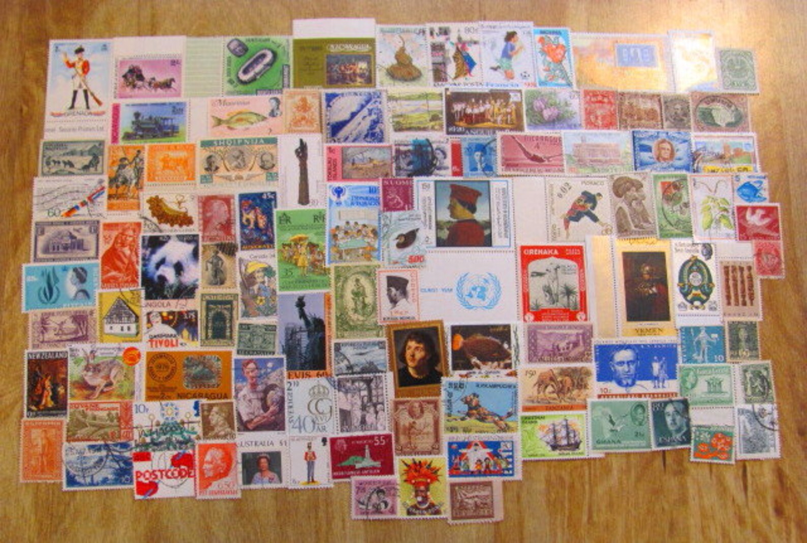 It's A Small World 100 Vintage Postage Stamps - Etsy