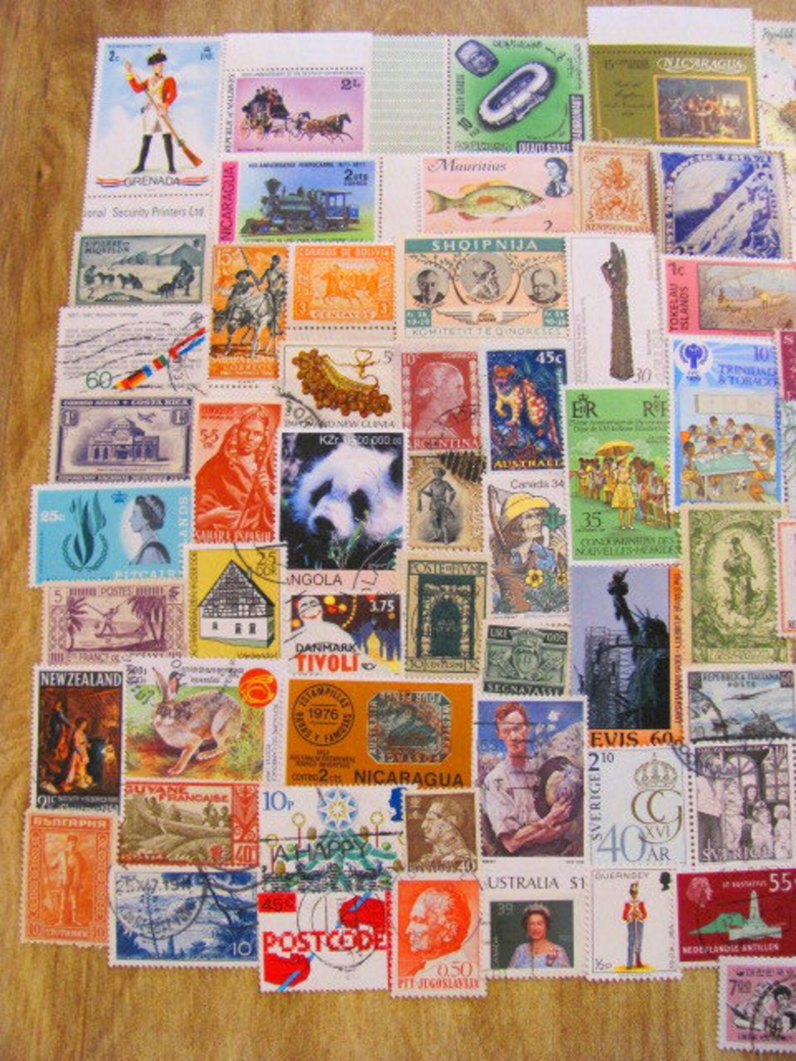 It's A Small World 100 Vintage Postage Stamps - Etsy