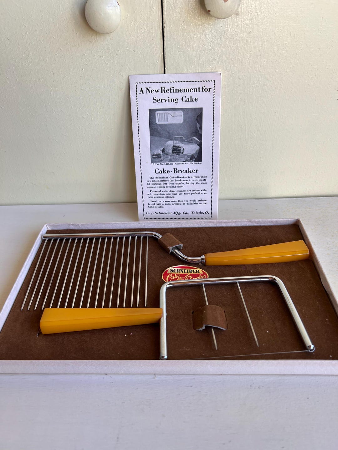 Vintage Schneider Cake Breaker & Cheese Slicer Set • Bakelite Handles ...