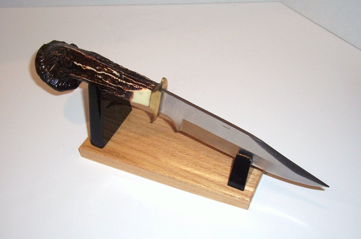 Large Fixed Blade Knife Display Stand - Gloss Oak Wedge Base, Gloss ...