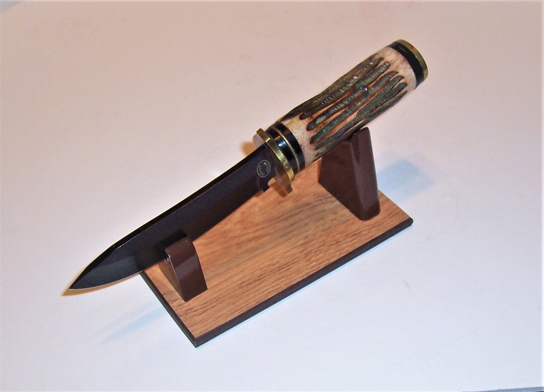 Medium Fixed Blade Knife Display Stand - Gloss Blonde Oak Melamine Base ...