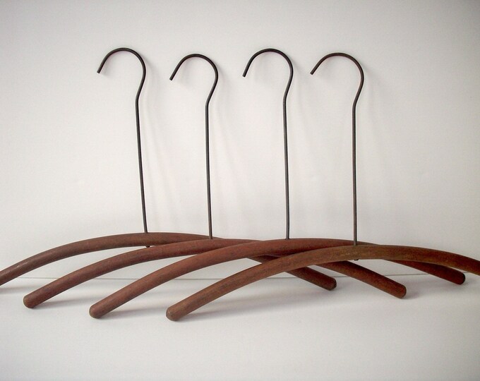 Vintage Wood and Wire Hangers / Set of 4 - Etsy