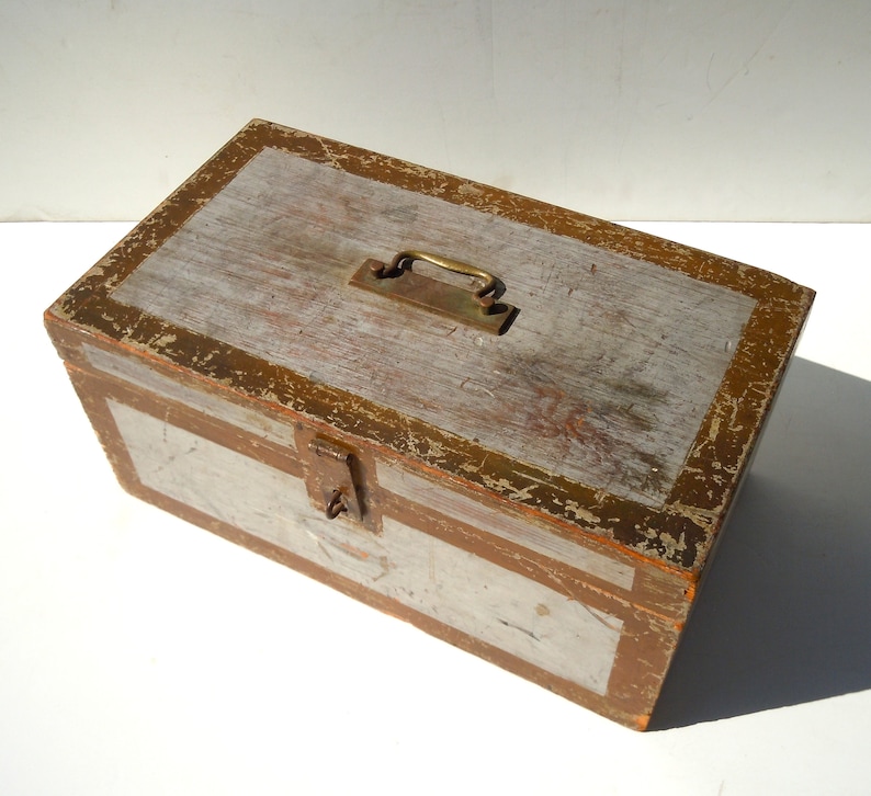 Vintage Wood Box With Handle and Closure Latch / Painted Rustic ...