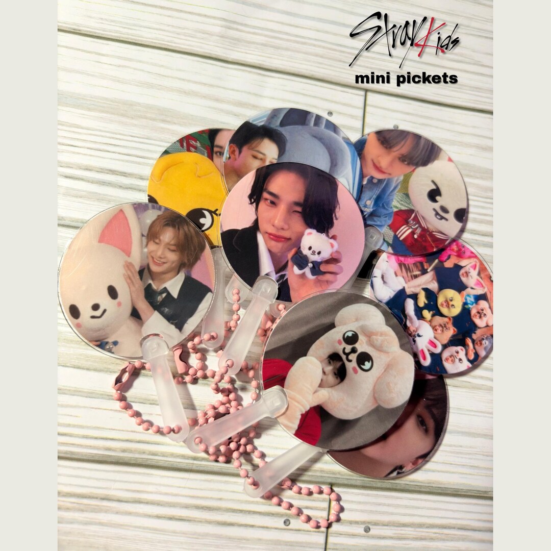 K-pop Stray Kids SKZOO Mini Fan Picket Keychain - Etsy