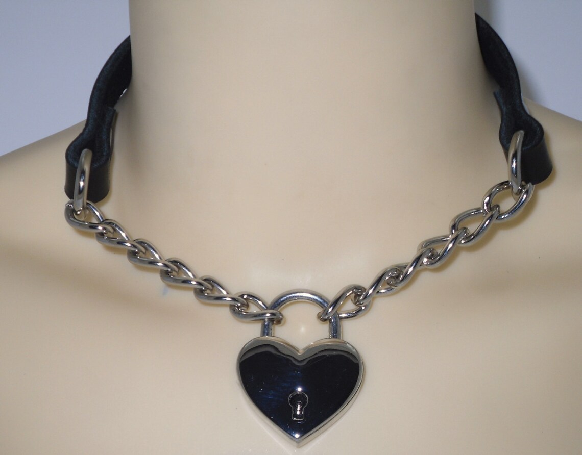 Leather and chain submissive day collar type 1 lock included | Etsy