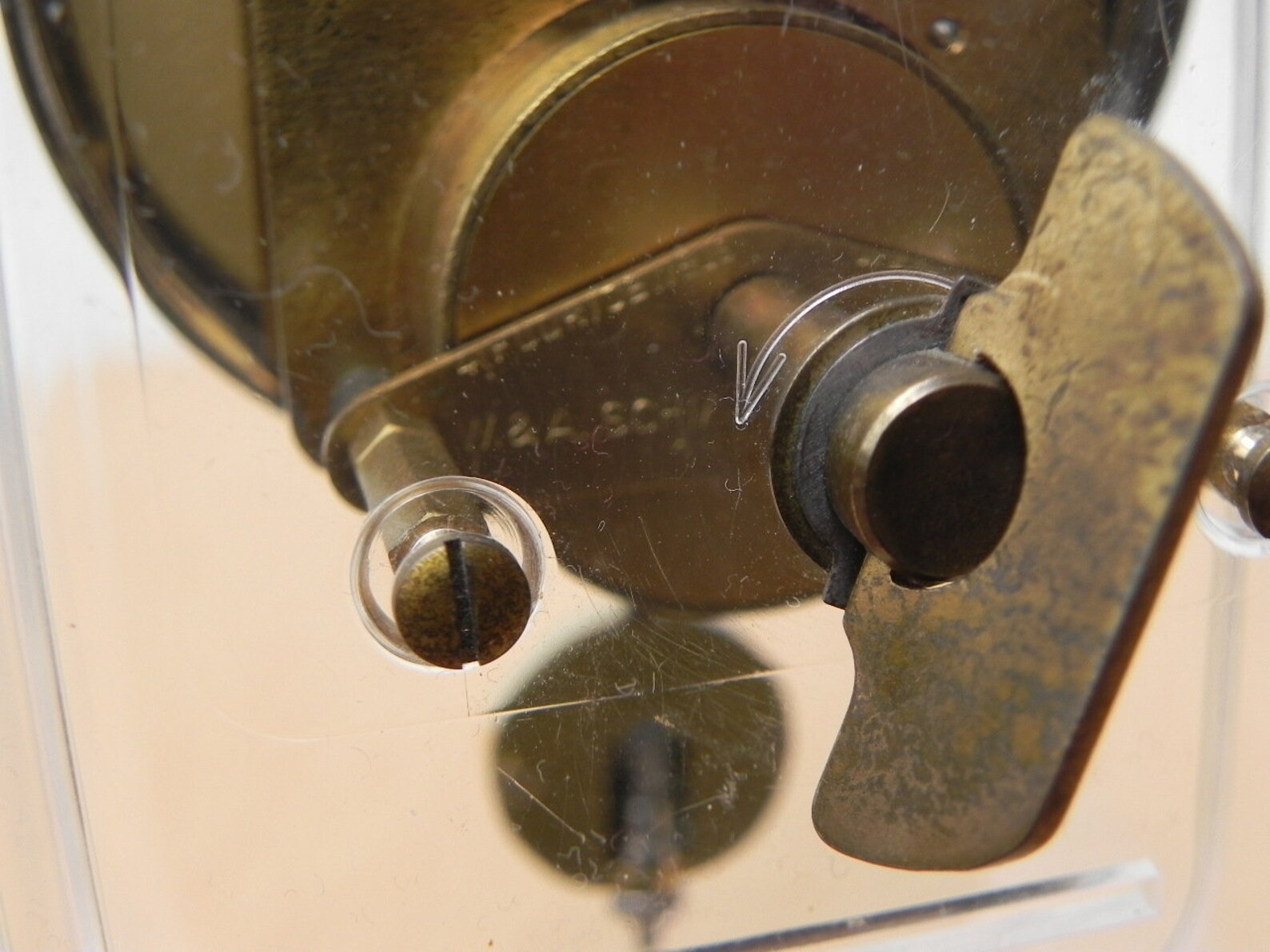 Johmid Rare Lucite Tulip Base Pendulette 8-day Desk Clock - Etsy