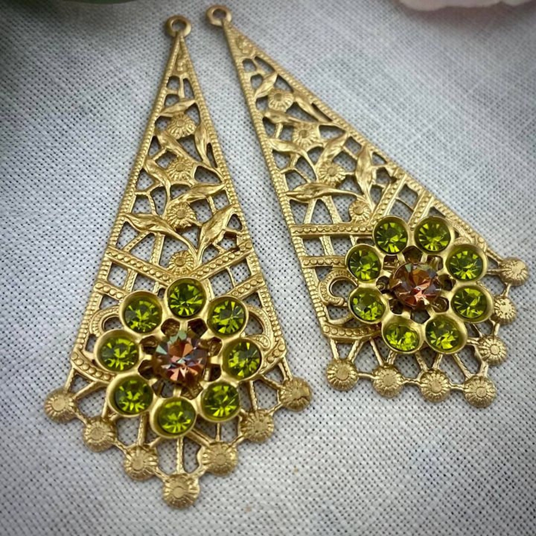 Vintage Olivine and Pink-y Blue Green Vitrail Rhinestone Flower ...