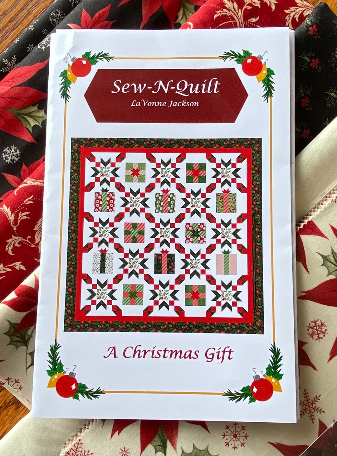 A Christmas Gift Quilt Kit With Poinsettia Plaza Fabric by 3 Sisters ...